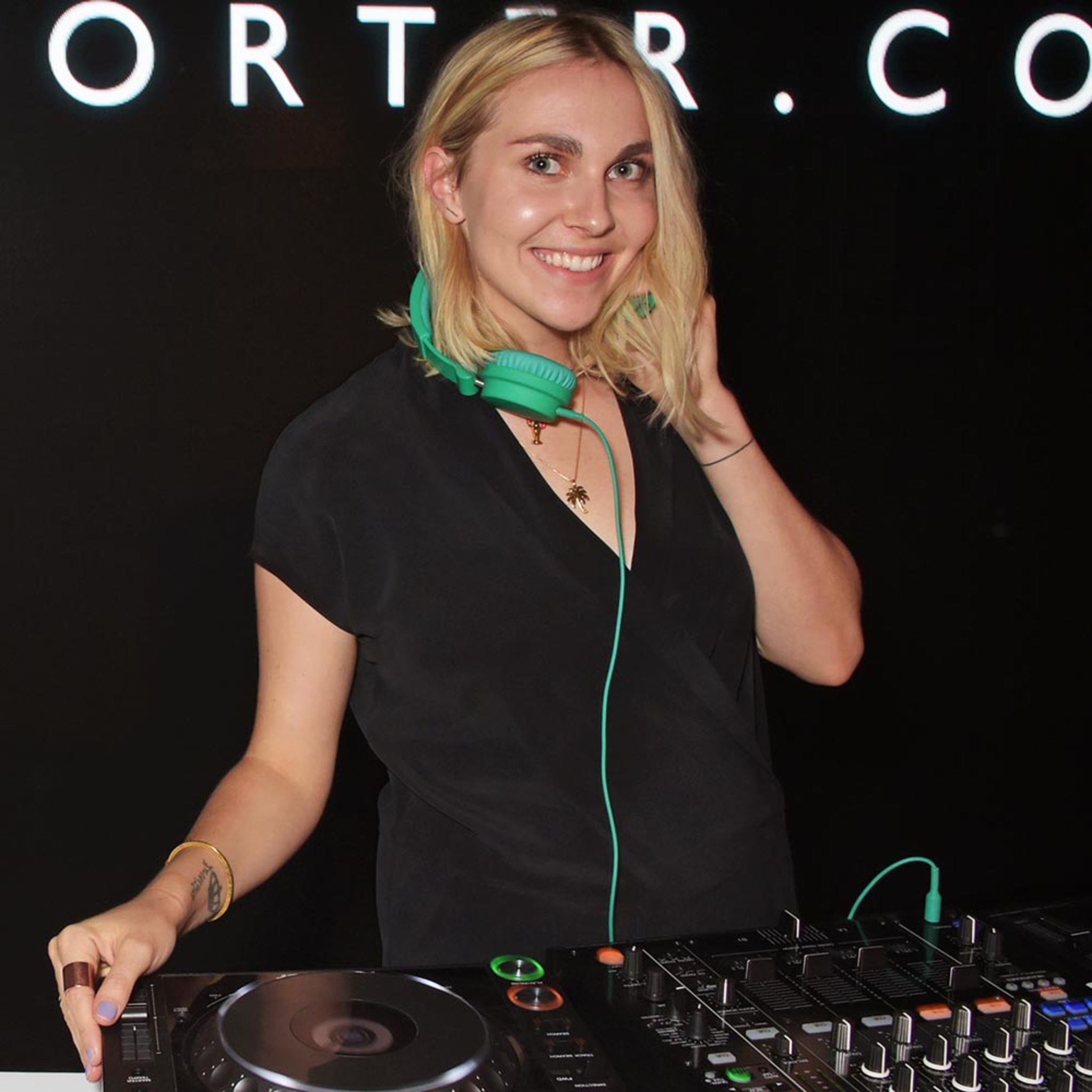 Nombre Becky Tong Foundation.fm Cuts Through The Noise With Its Debut