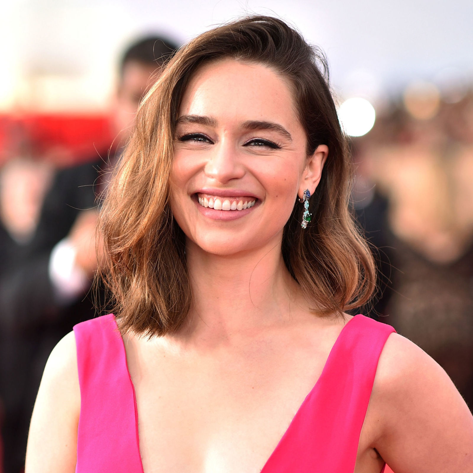 Emilia Clarke 13 Wallpapers V7075 Emilia Clarke Short Hair Hot